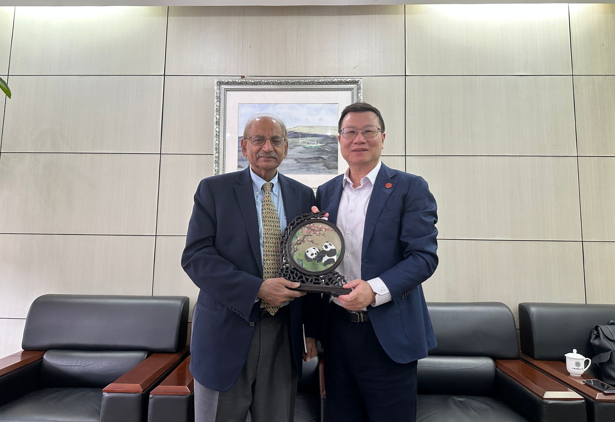 加拿大工程院院士、多伦多大学Shamim A. Sheikh教授一行来访我校-上海应用技术大学新闻网